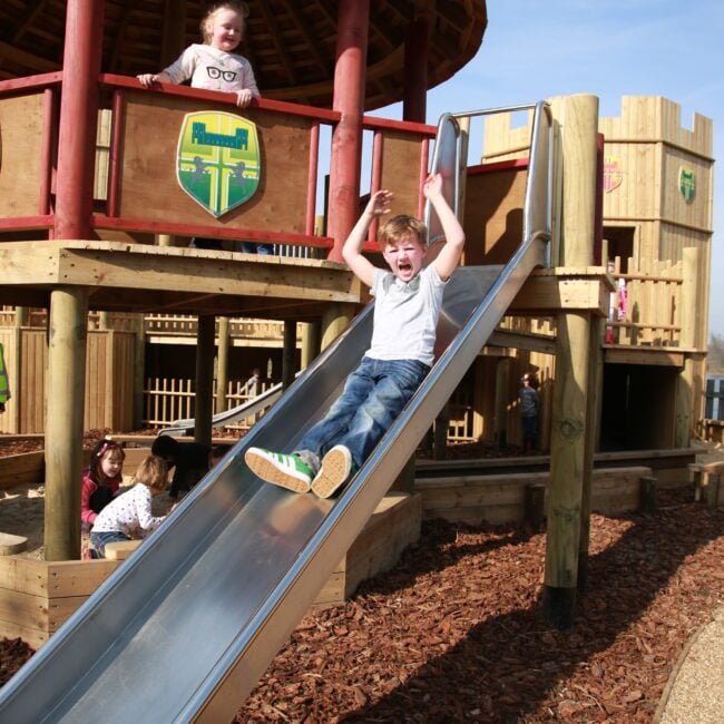 Motors By The Moat - Leeds Castle